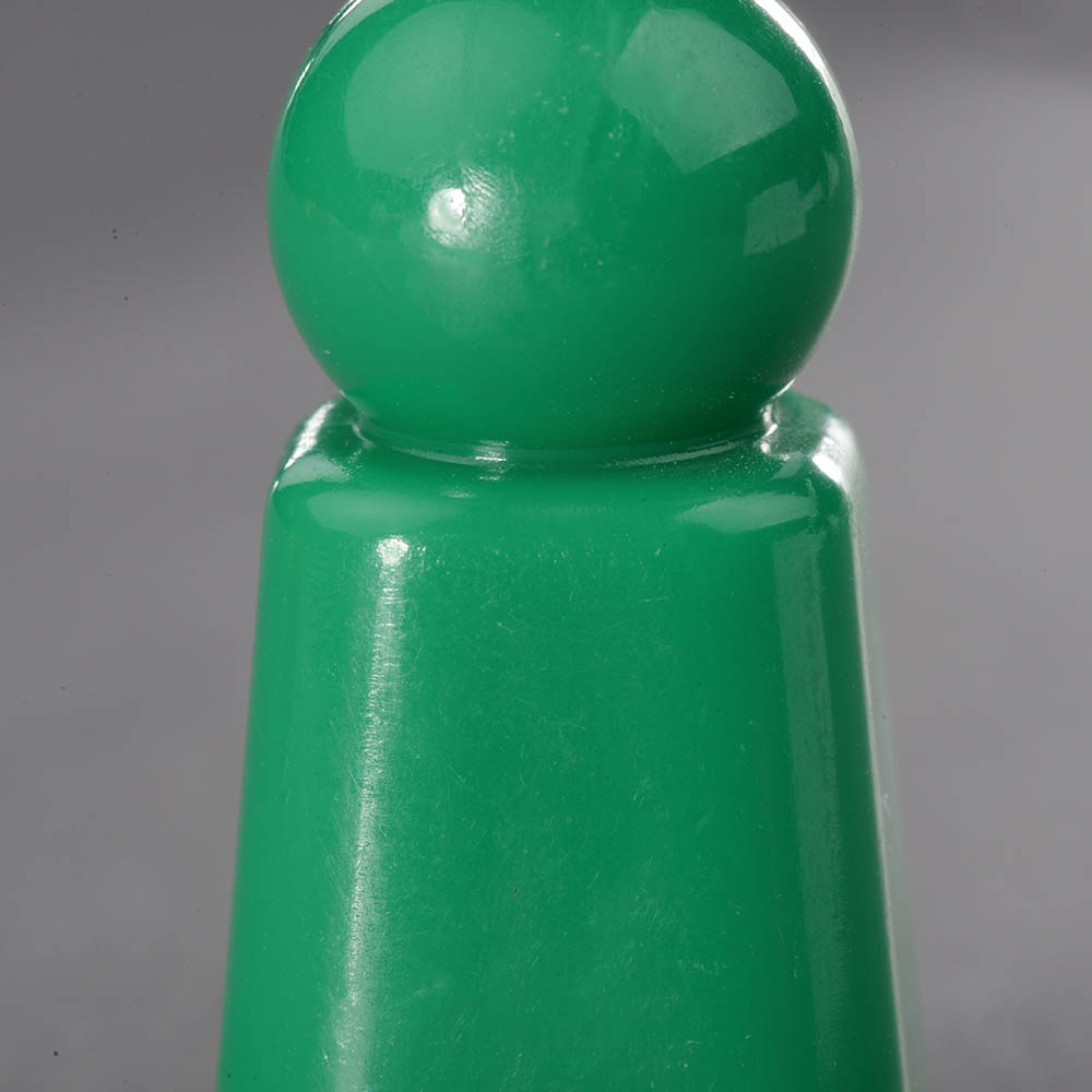 Round Head & Square Body Plastic Pawn Green